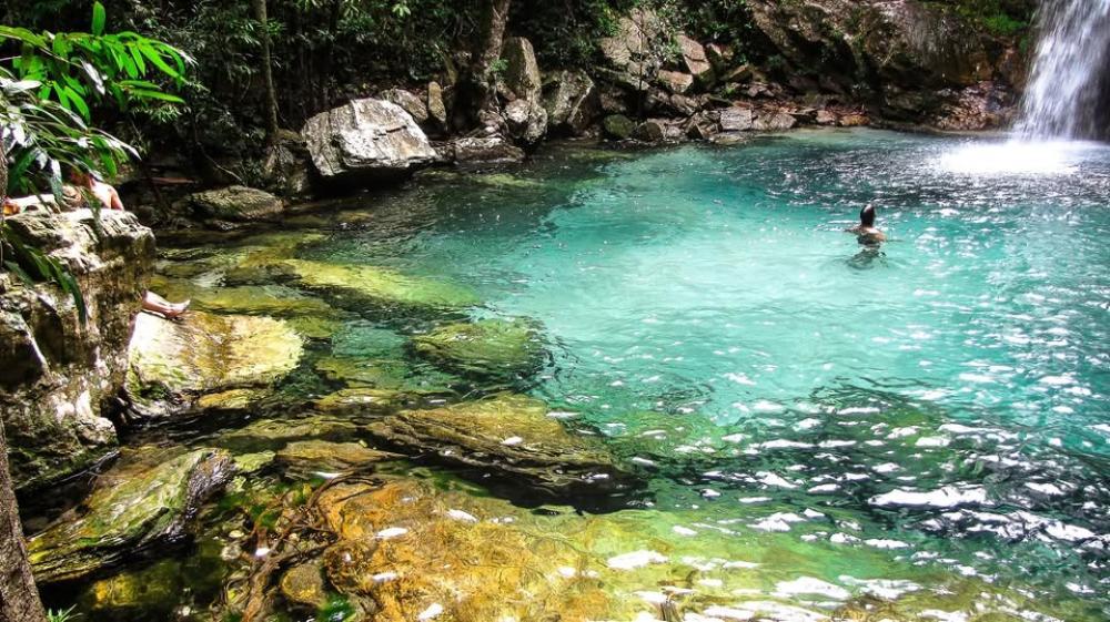 Conheça região de cânions, cachoeiras e piscinas naturais de águas ...